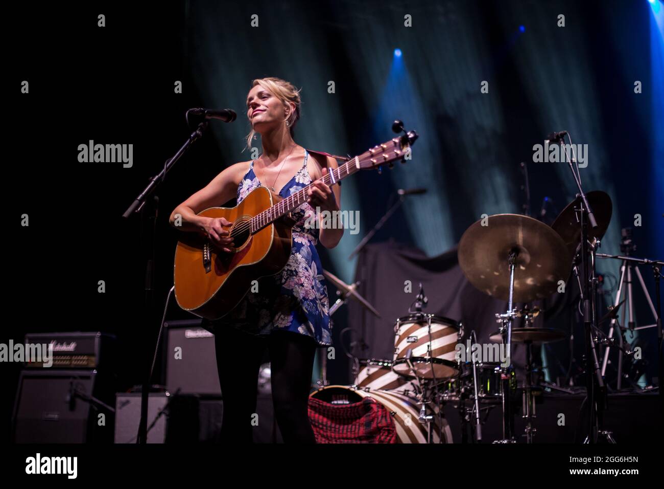 Guise band hi-res stock photography and images - Alamy