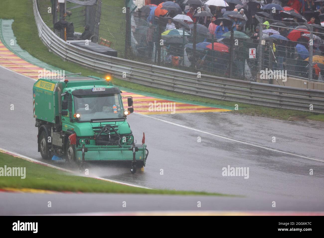 Illustration picture shows a maintenance truck cleaning the asfalt on ...