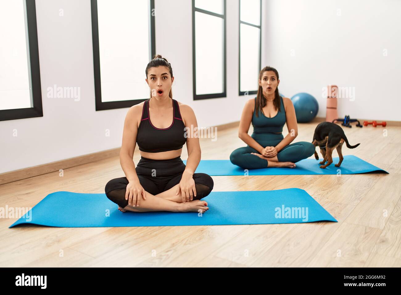 Worried two funny girls friends hi-res stock photography and images - Alamy