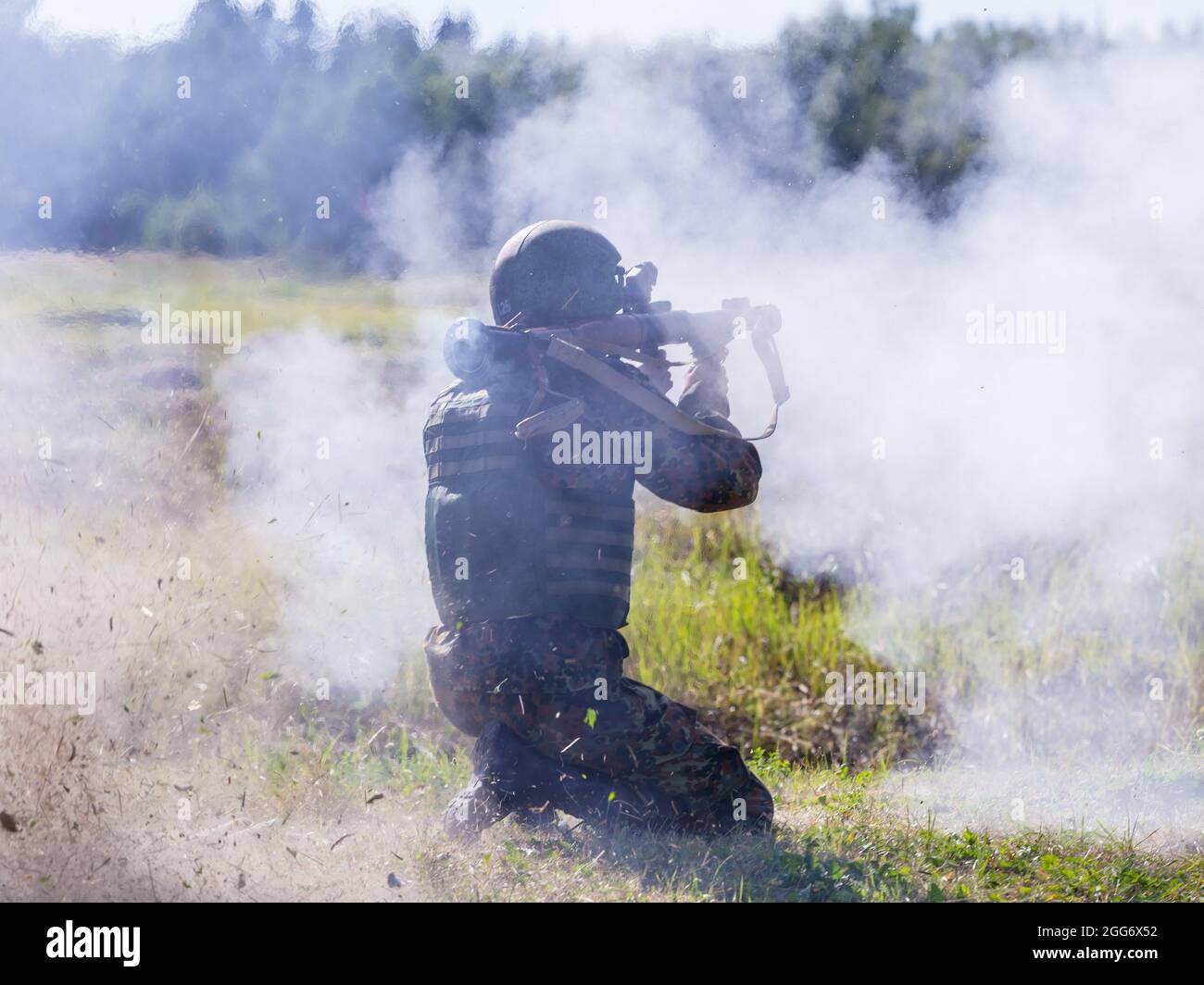 Ashukino, Russia. 24th Aug, 2018. A soldier with an RPG-7 in position ...
