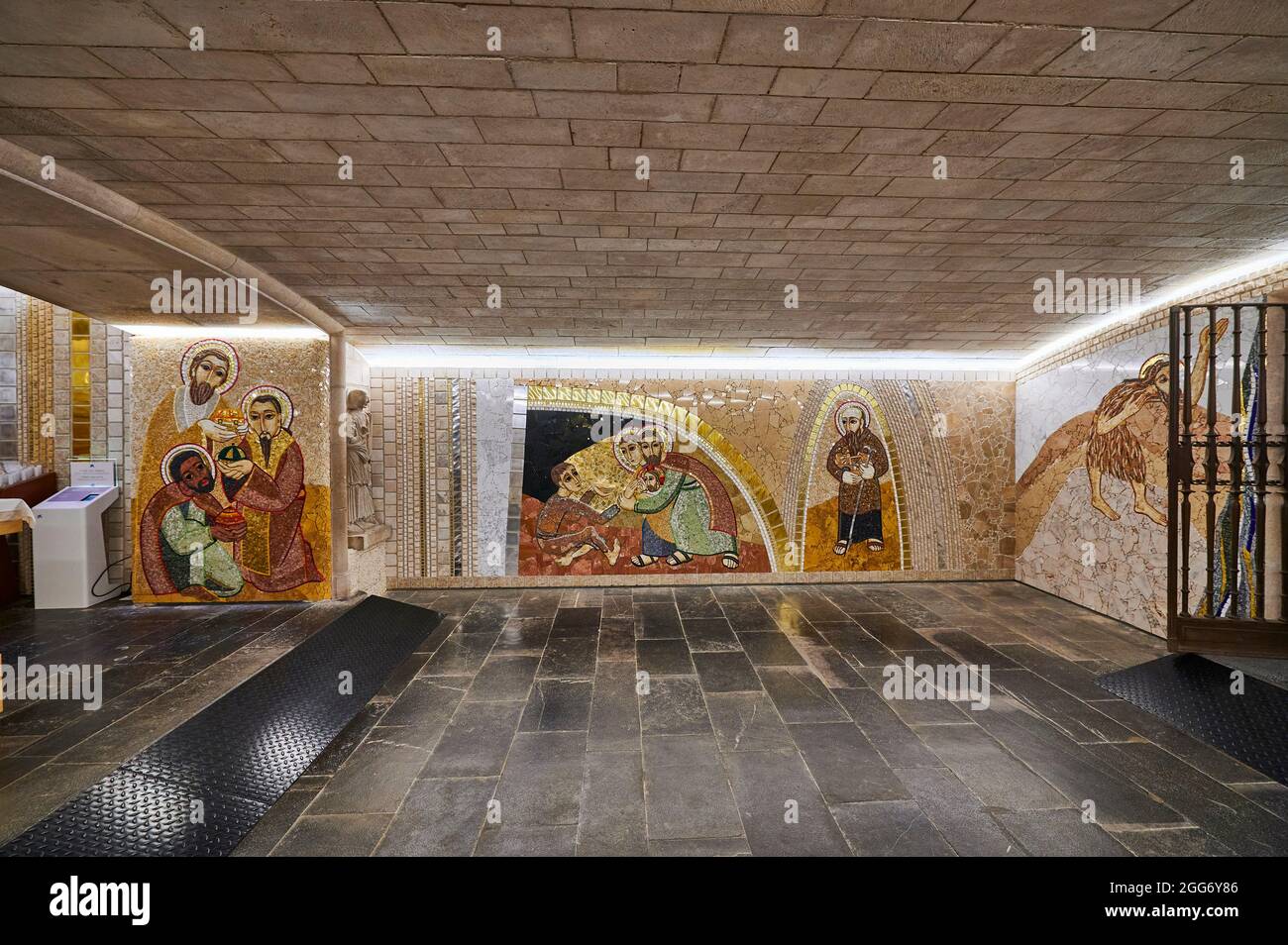 The Crypt guards the tomb of Santo Domingo de la Calzada and was built ...