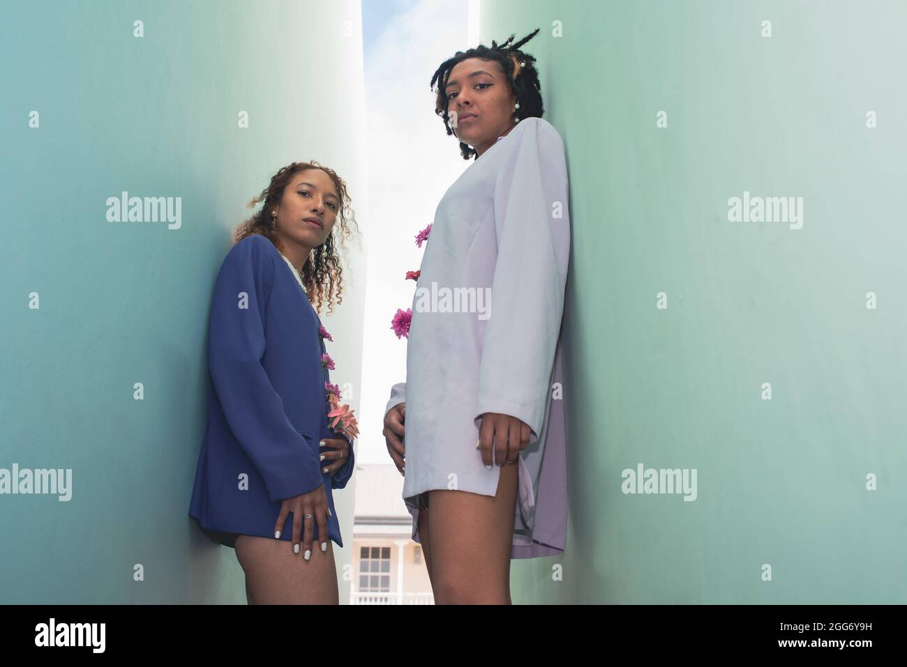 Portrait two attractive people hi-res stock photography and images - Alamy