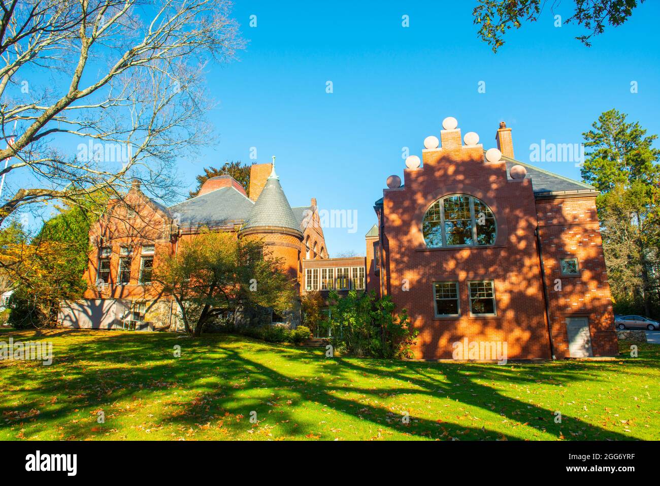 Historical lincoln center plaza hi-res stock photography and images - Alamy