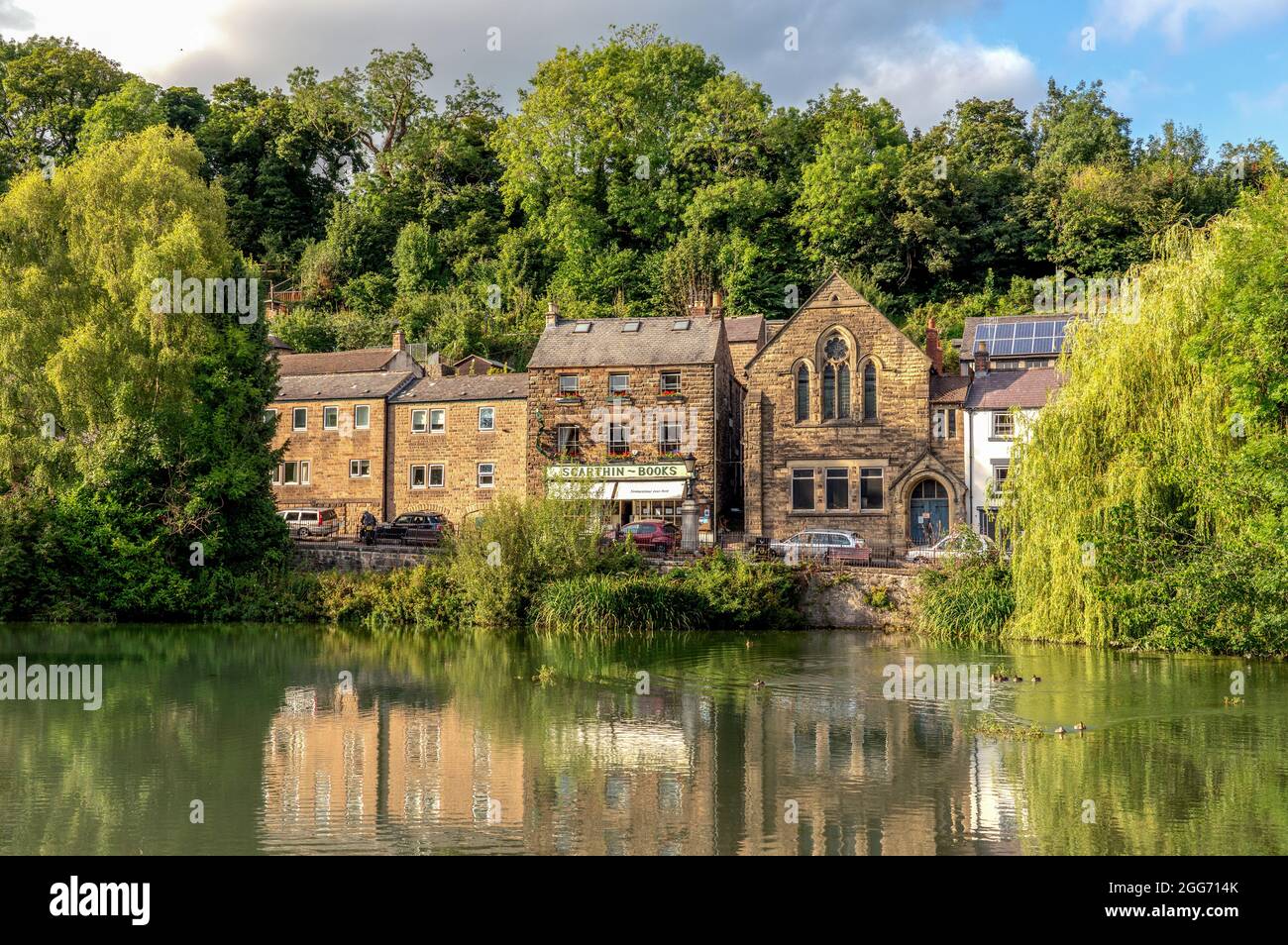 Cromford peak district mill pond hi-res stock photography and images ...