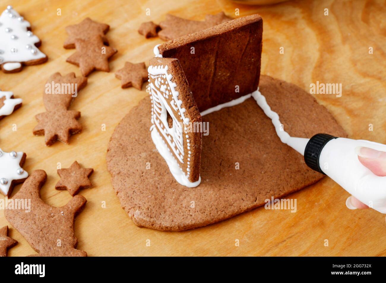 How to make gingerbread house, step by step, tutorial. Festive decor ...