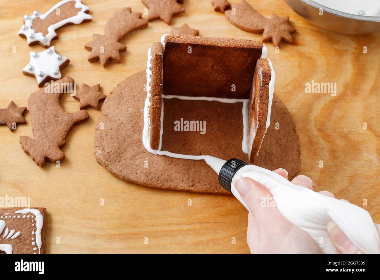 How to make gingerbread house, step by step, tutorial. Festive decor ...