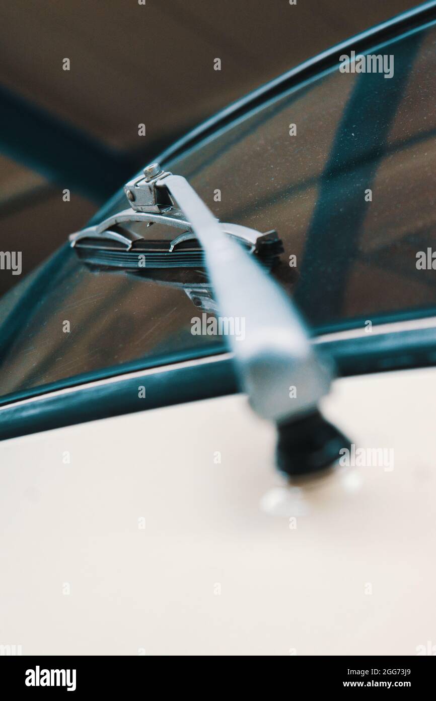 Antique white hi-res stock photography and images - Alamy