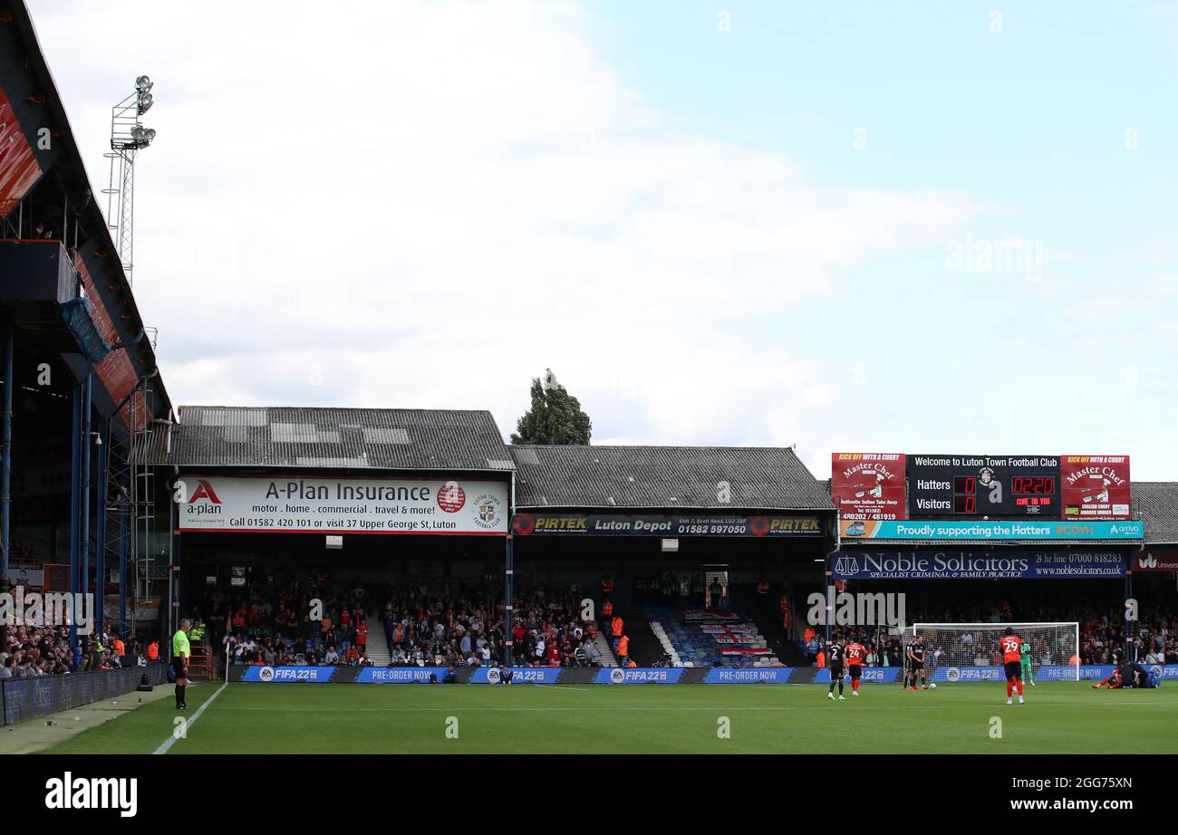 Stepped roof line hi-res stock photography and images - Alamy