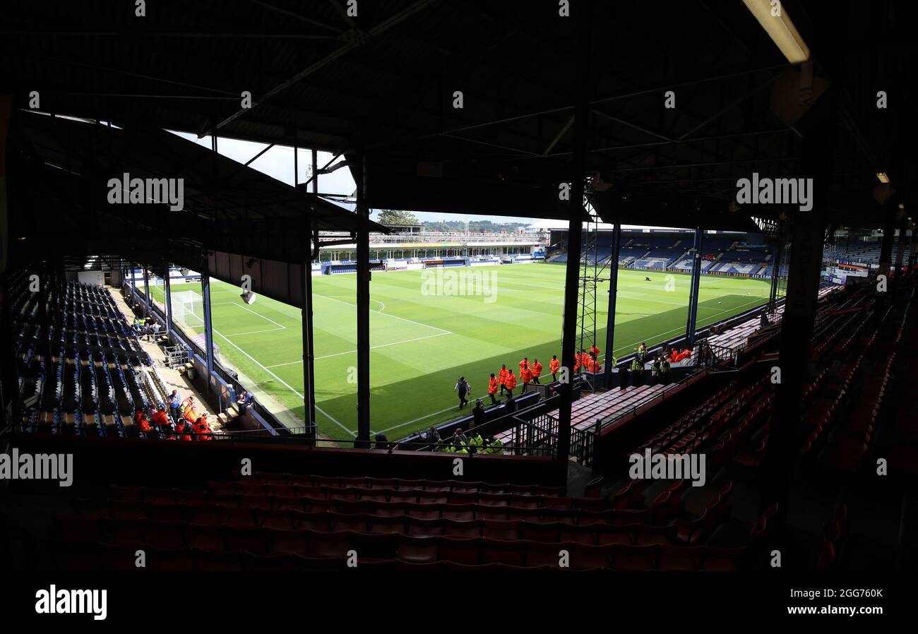 Kenilworth road stadium hi-res stock photography and images - Alamy