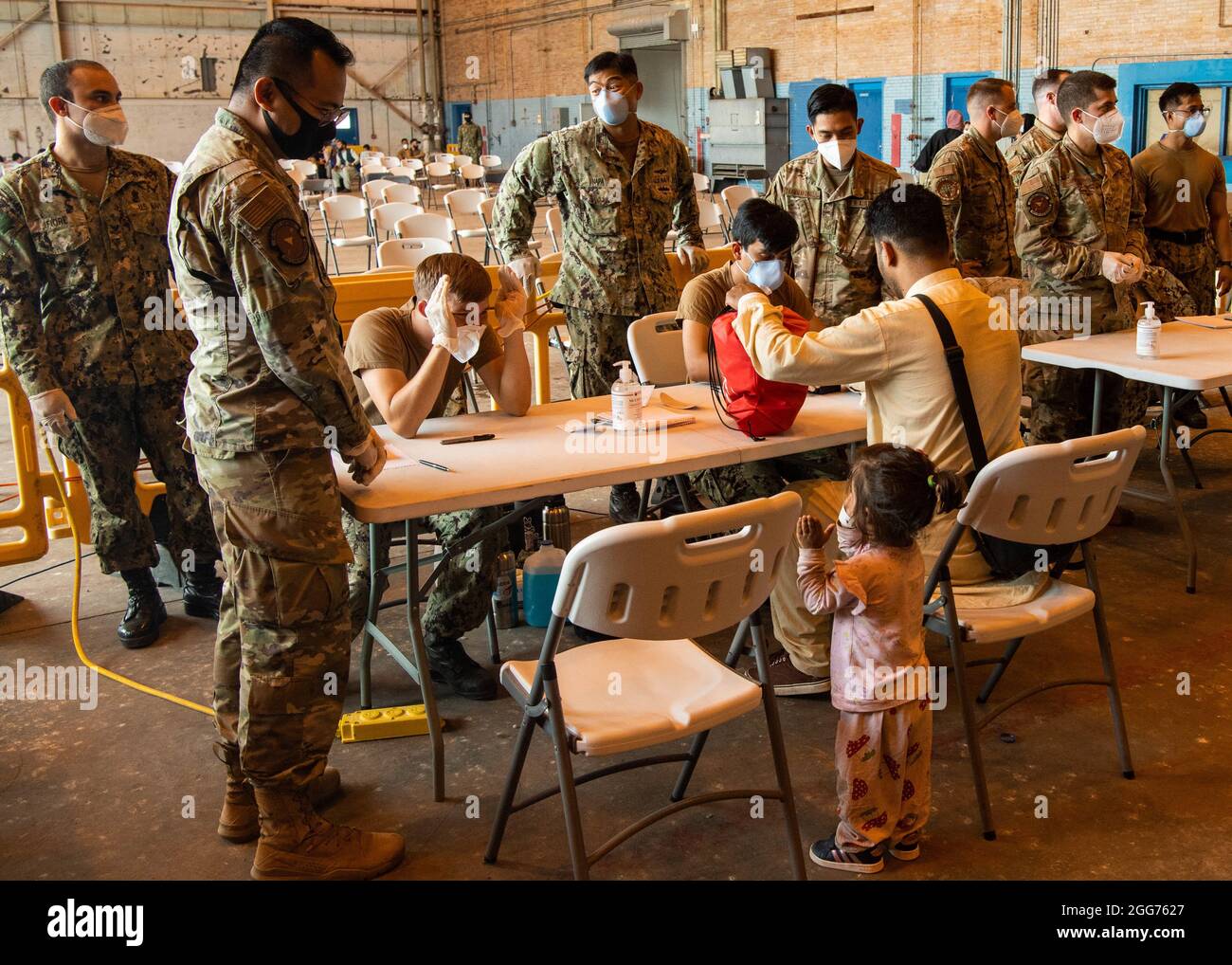 Check in process hi-res stock photography and images - Alamy