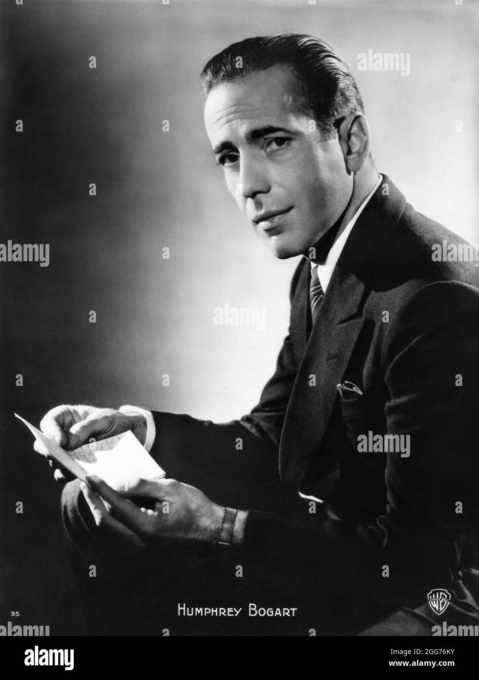 HUMPHREY BOGART 1940 Portrait publicity for Warner Bros Stock Photo - Alamy