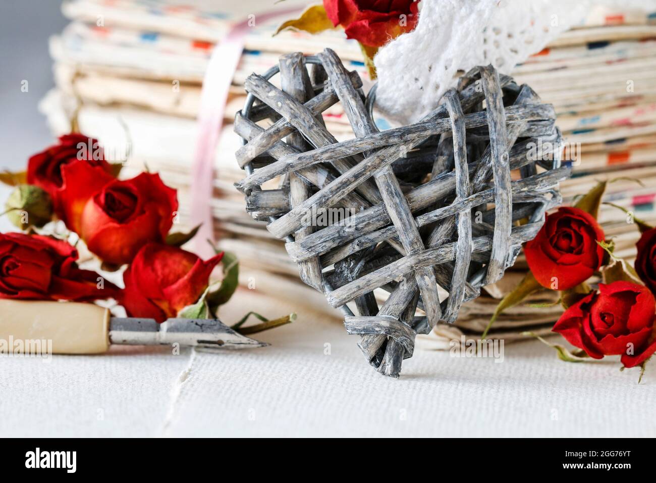 Stack of old love letters hi-res stock photography and images - Alamy