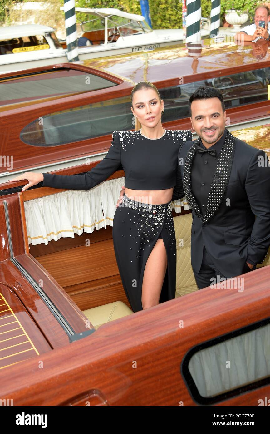 Luis fonsi 2021 hi-res stock photography and images - Alamy