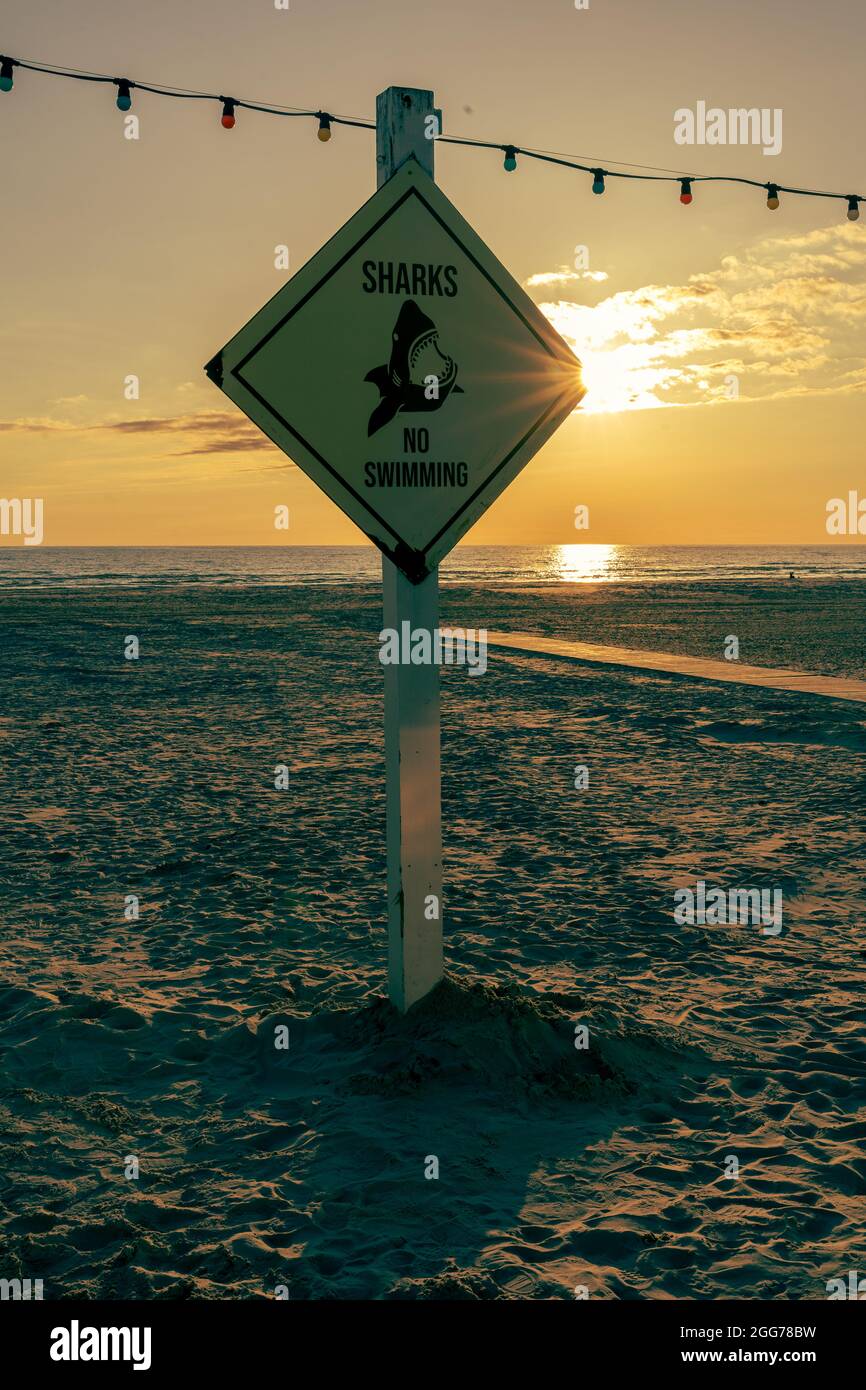 Shark warning sign hi-res stock photography and images - Alamy
