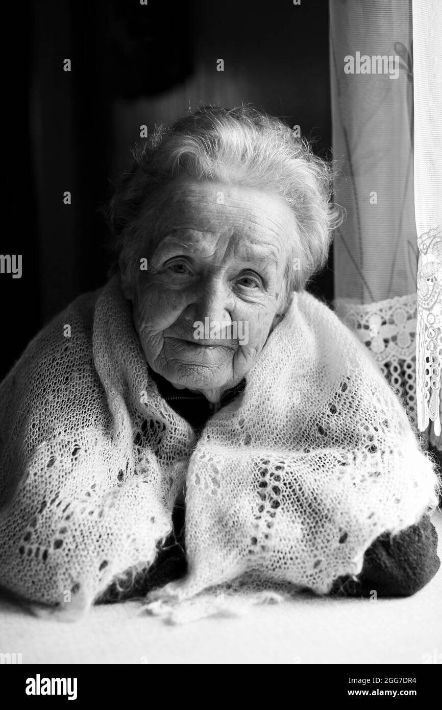 Very Old Oma Granny Smoder Telegraph
