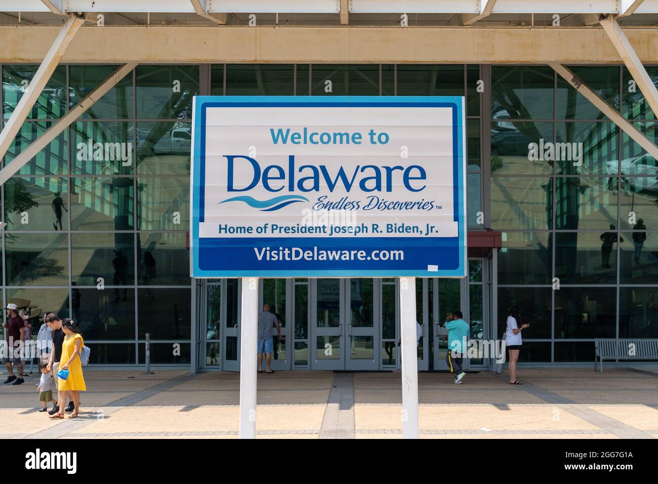 Family rest logo hi-res stock photography and images - Alamy