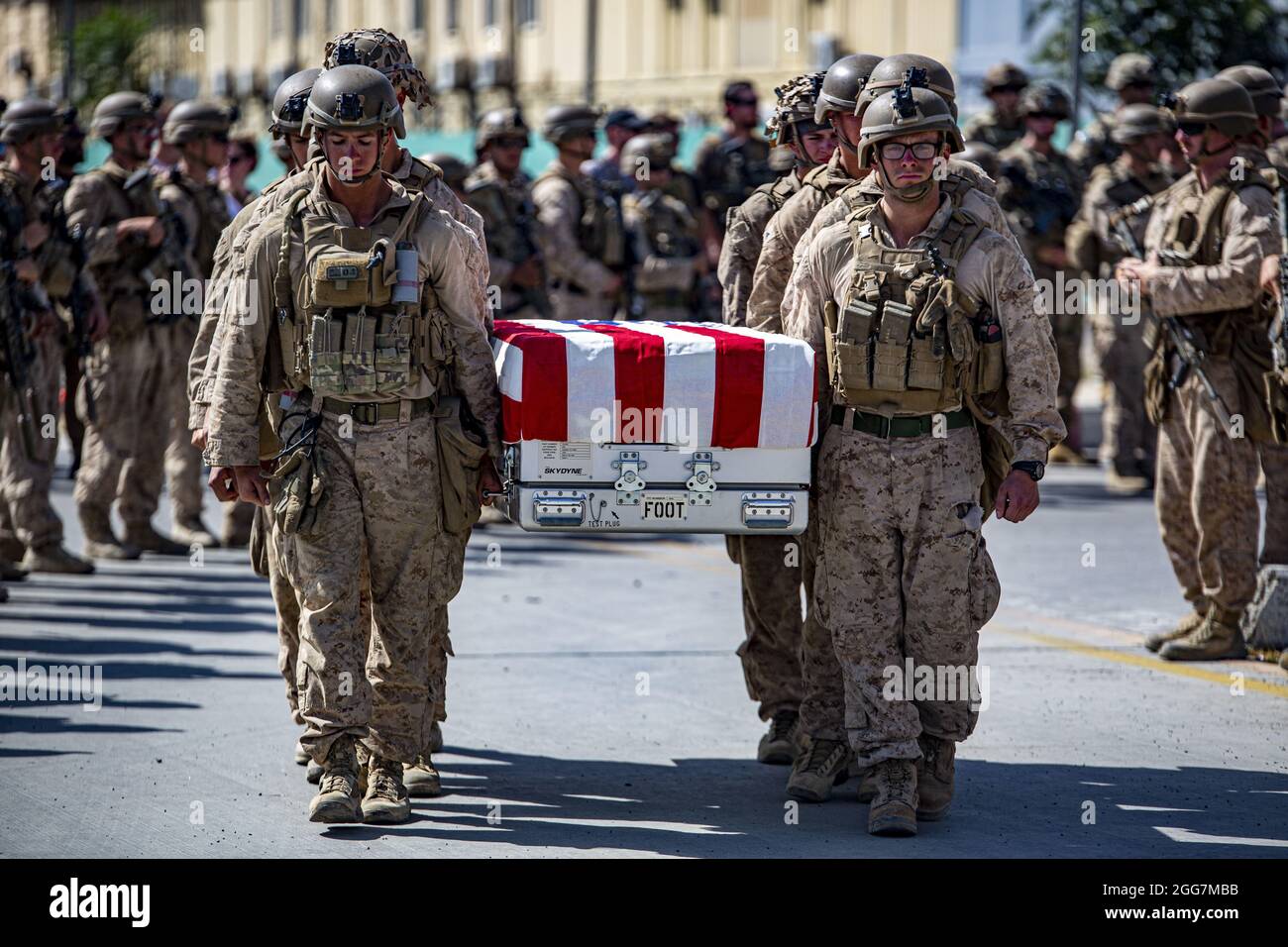 Non combatant evacuation operations neo hi-res stock photography and ...