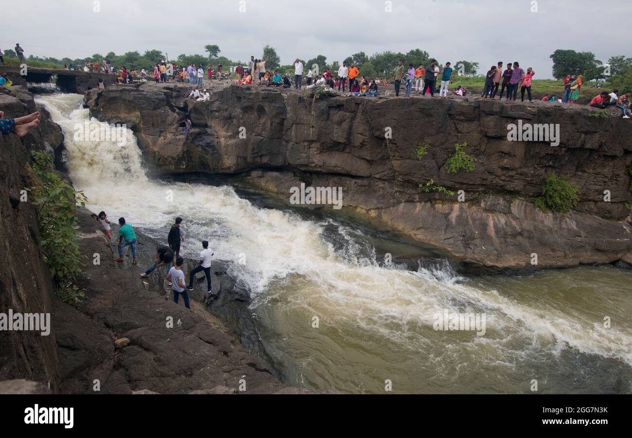 Weekend crowd gathered at the Someshwar waterfall in the evening ...