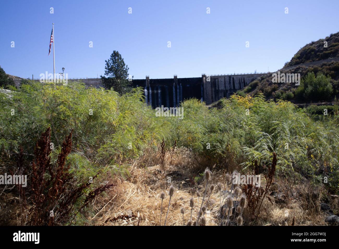 Hydroelectric dam on sunny hi-res stock photography and images - Alamy