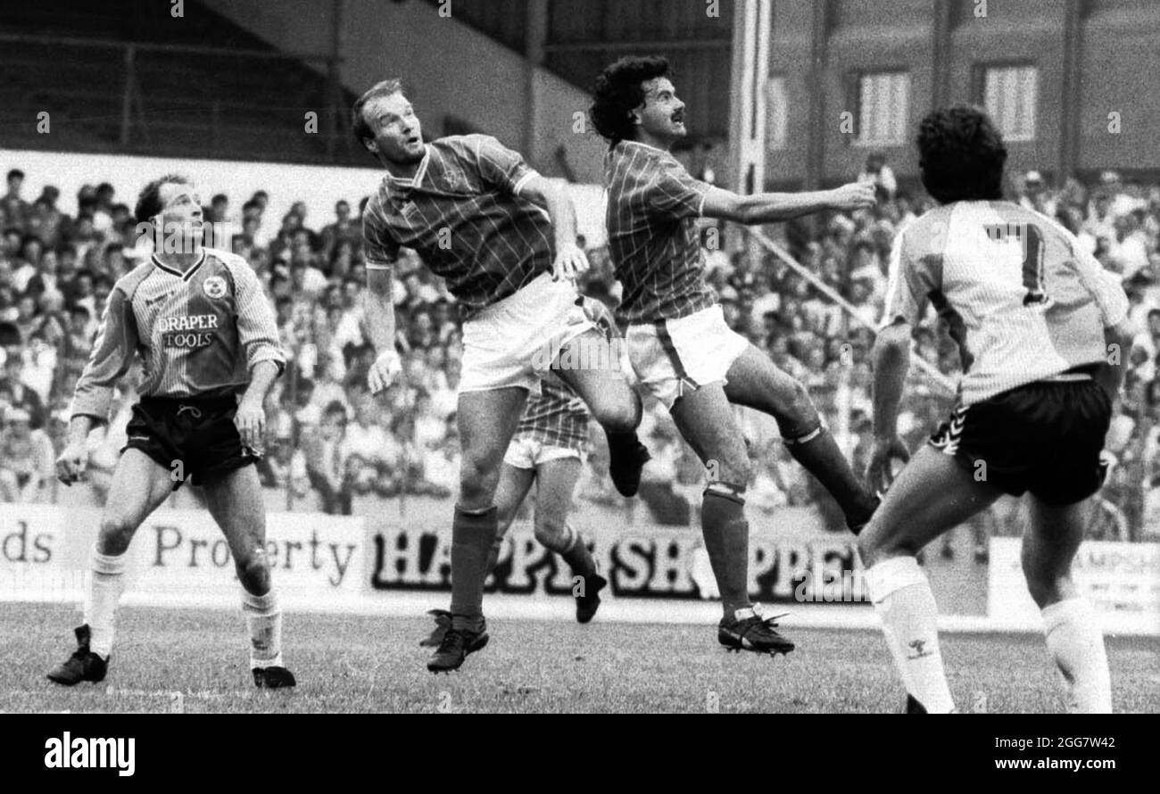 PORTSMOUTH V SOUTHAMPTON 1987 BILLY GILBERT AND CLIVE WHITEHAED CLEAR ...
