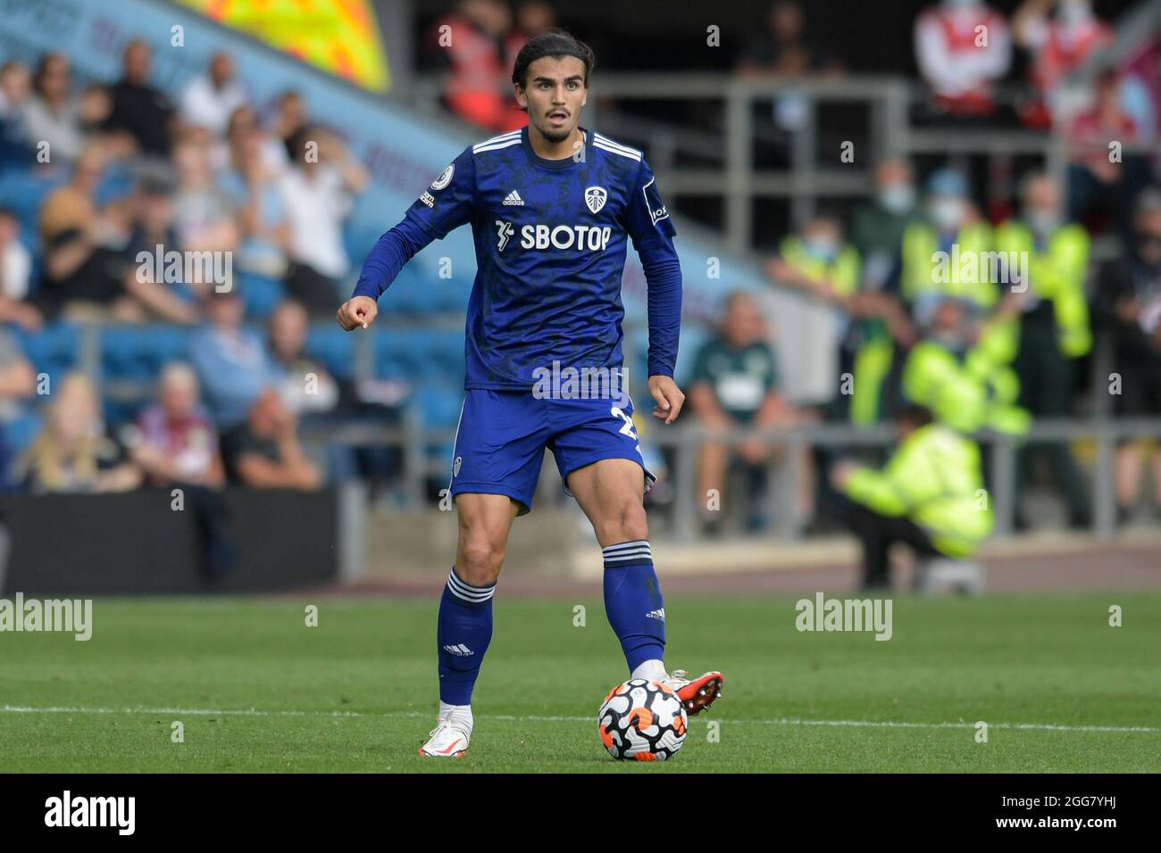 Pascal Struijk #21 of Leeds United with the ball Stock Photo - Alamy