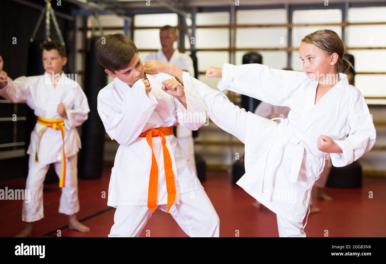 Children karate competition hi-res stock photography and images - Alamy