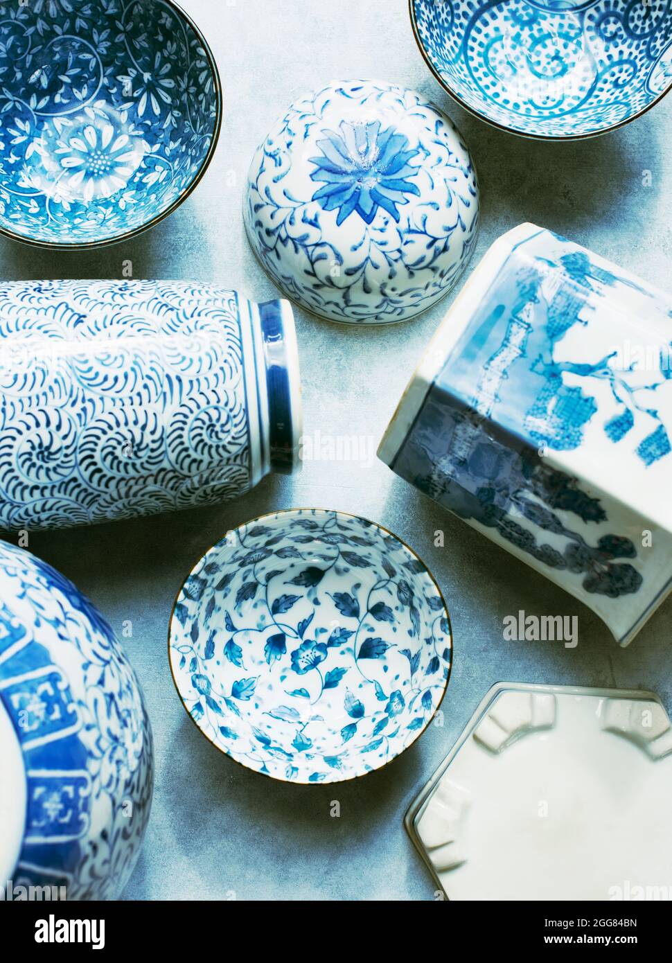 Chinese porcelain collection hi-res stock photography and images - Alamy