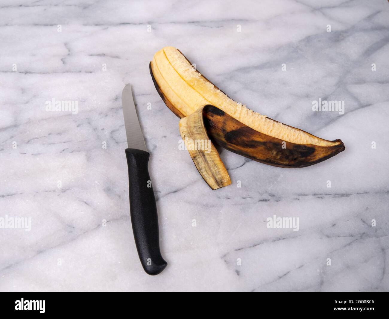 Cutting board knife hi-res stock photography and images - Alamy