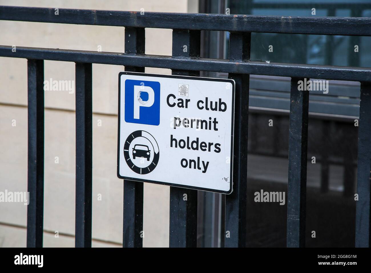 Car club only parking bay hi-res stock photography and images - Alamy