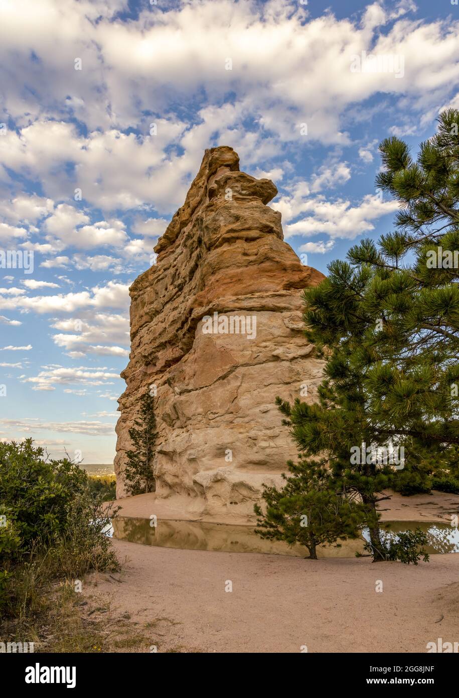 Monument rock hi-res stock photography and images - Alamy
