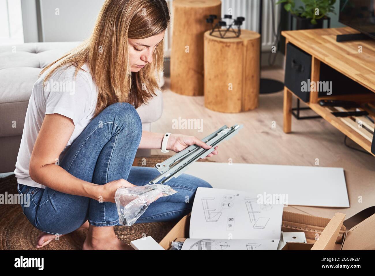 Manual woman hi-res stock photography and images - Alamy