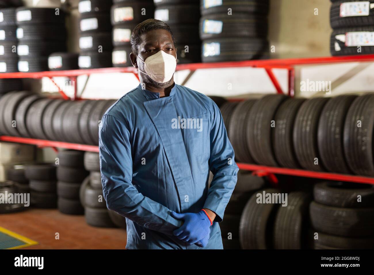 Handyman afro hi-res stock photography and images - Alamy