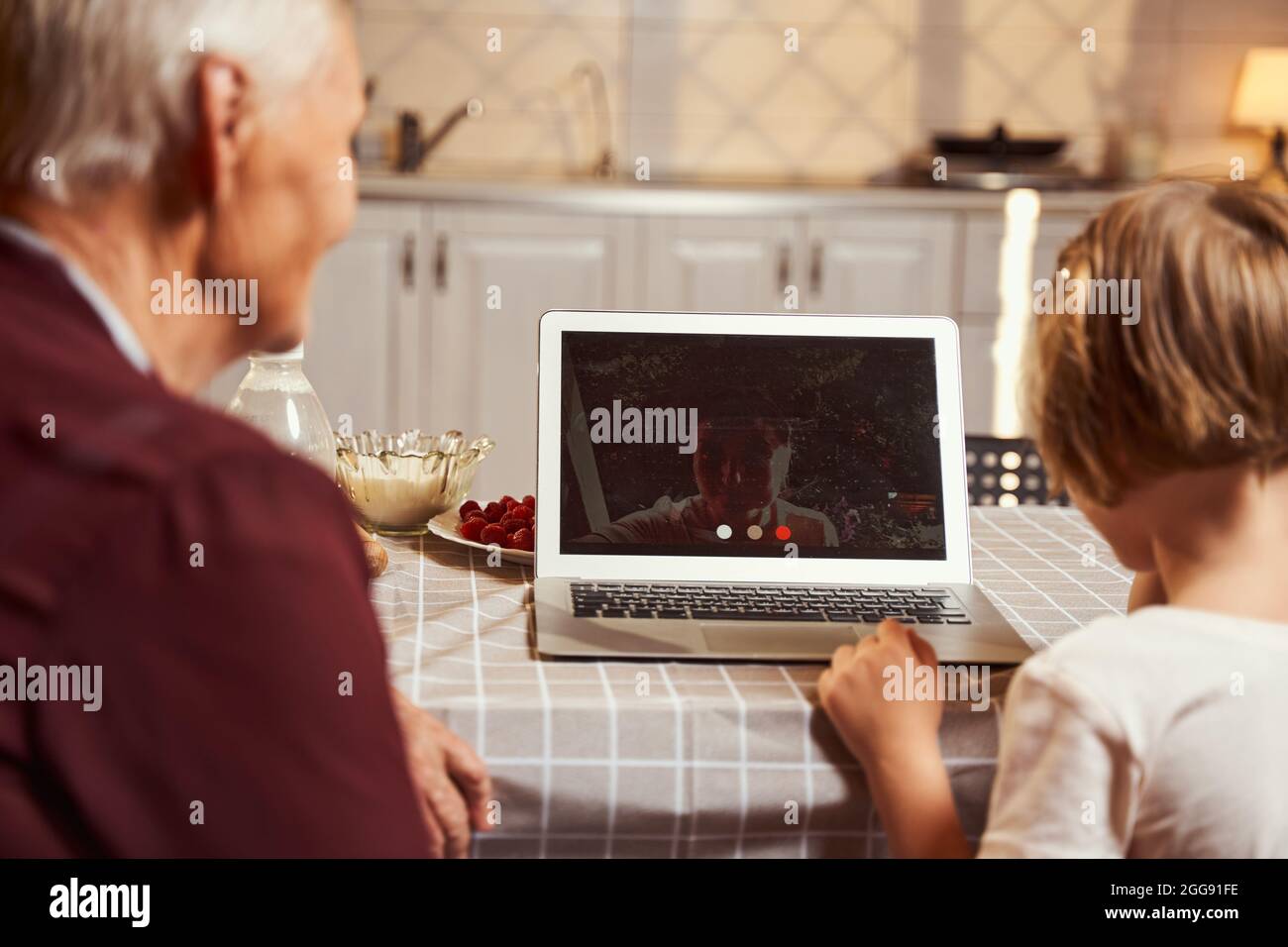 Granny screen hi-res stock photography and images - Alamy