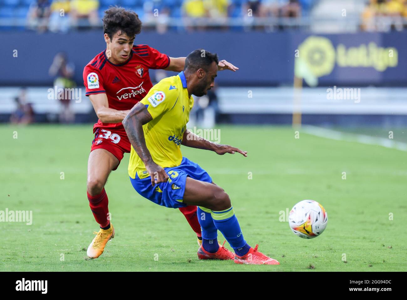 Carlos akapo of cadiz cf hi-res stock photography and images - Alamy