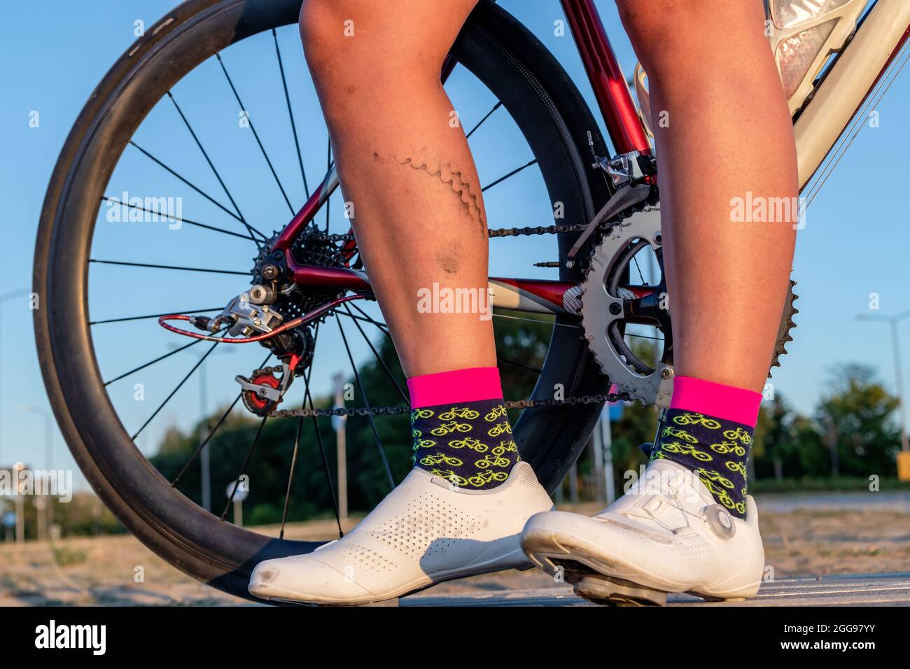 Female cyclist legs hi-res stock photography and images - Alamy