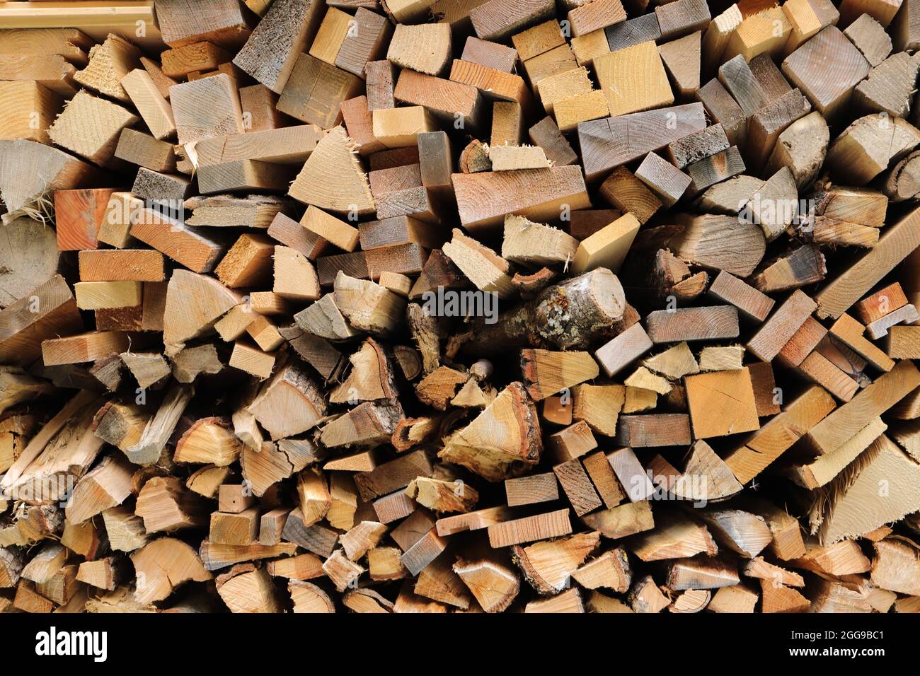 old split wood as firewood Stock Photo - Alamy