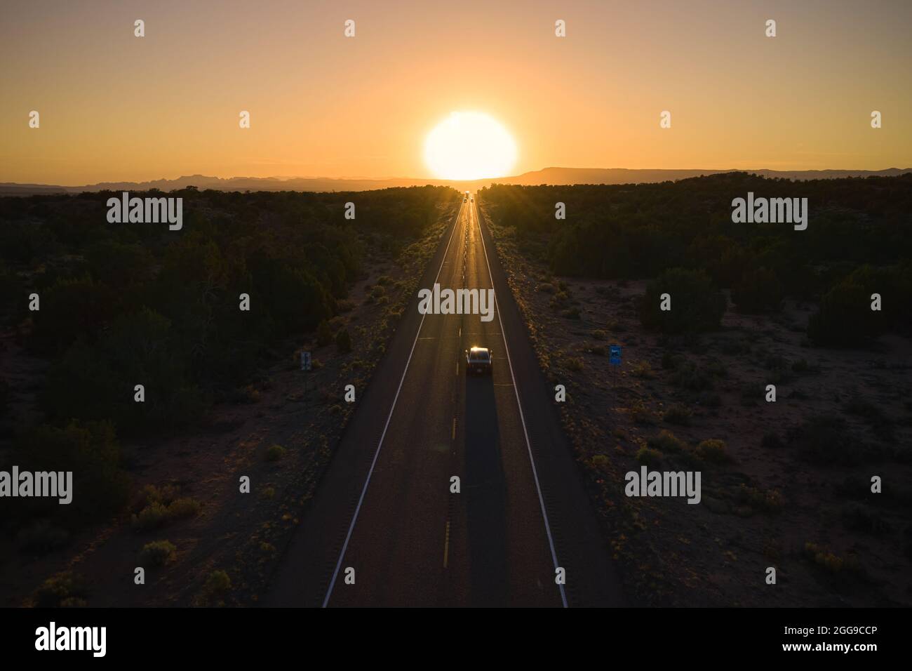 Desert highway silhouette hi-res stock photography and images - Alamy