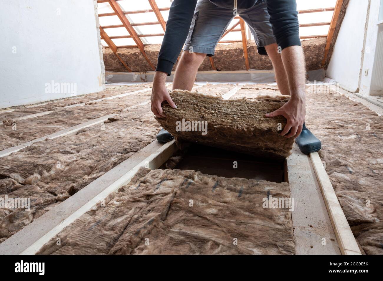 Insulating loft hi-res stock photography and images - Alamy