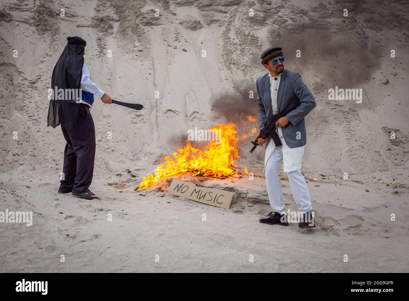 Destroying music hi-res stock photography and images - Alamy