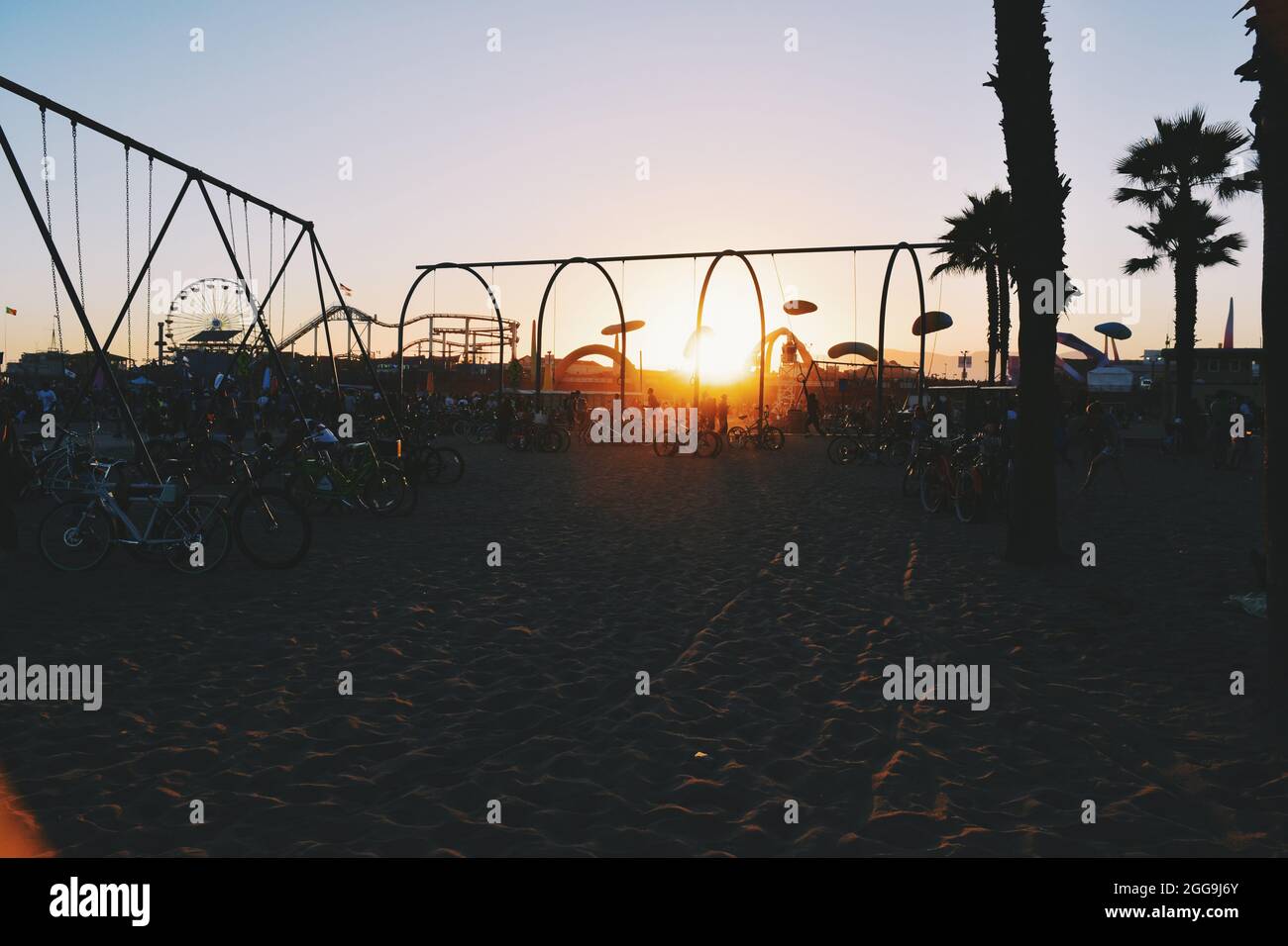 Famous muscle beach hi-res stock photography and images - Alamy