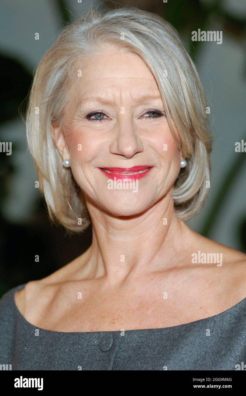 Actress helen mirren hi-res stock photography and images - Alamy