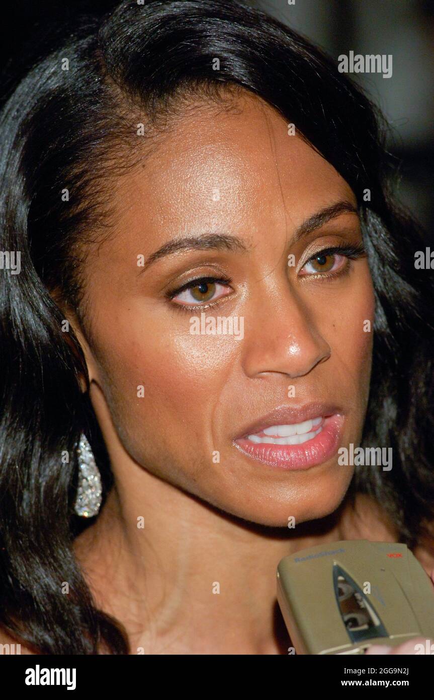 Actress Jada Pinkett-Smith attends red carpet arrivals for the 2007 ...