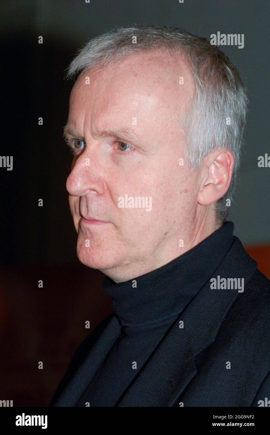 Director James Cameron attends red carpet arrivals for the 2007 Santa ...