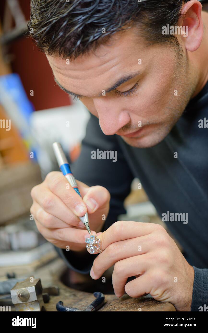 Jeweller working hi-res stock photography and images - Alamy
