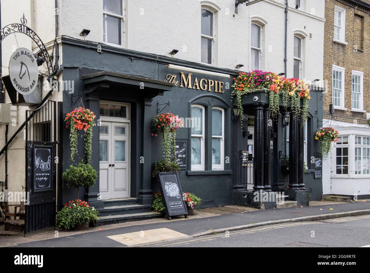 The magpie sunbury hi-res stock photography and images - Alamy