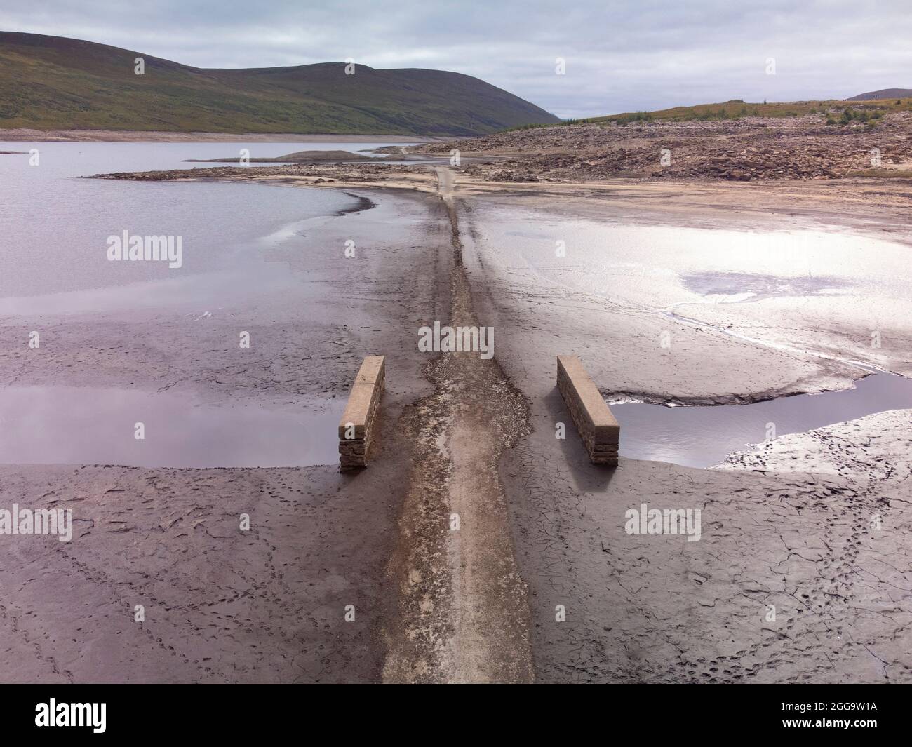 Garve ,Scotland, UK. 30th August 2021.Low water levels in Loch ...
