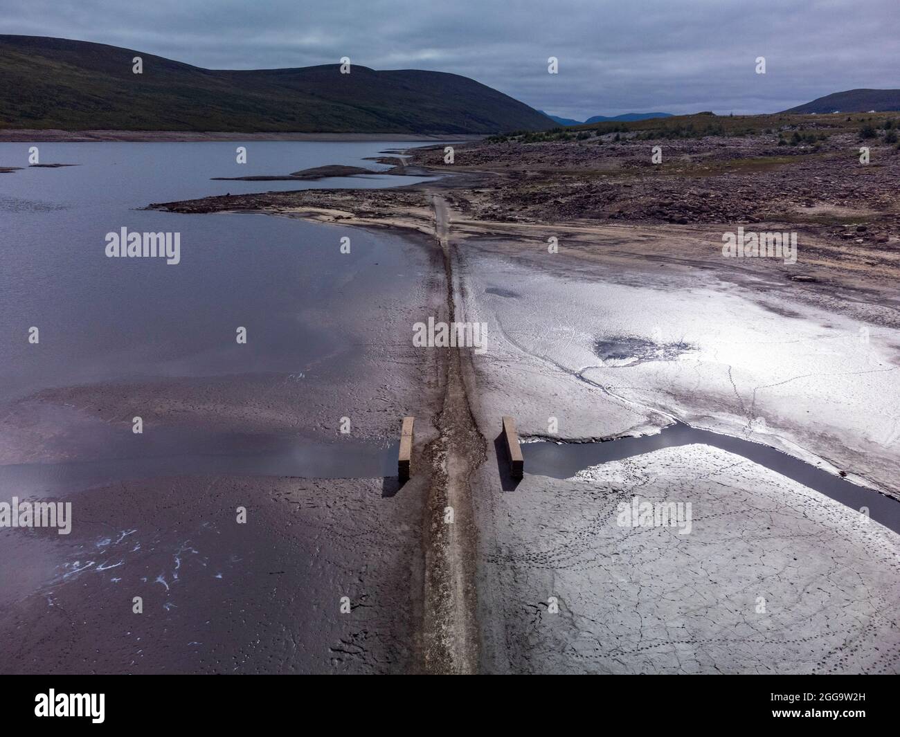 Garve ,Scotland, UK. 30th August 2021.Low water levels in Loch ...