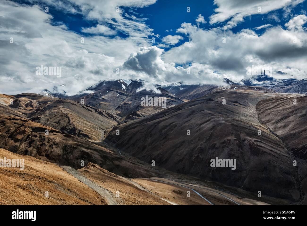 Himalayan landscape near Tanglang-La pass. Ladakh, India Stock Photo ...