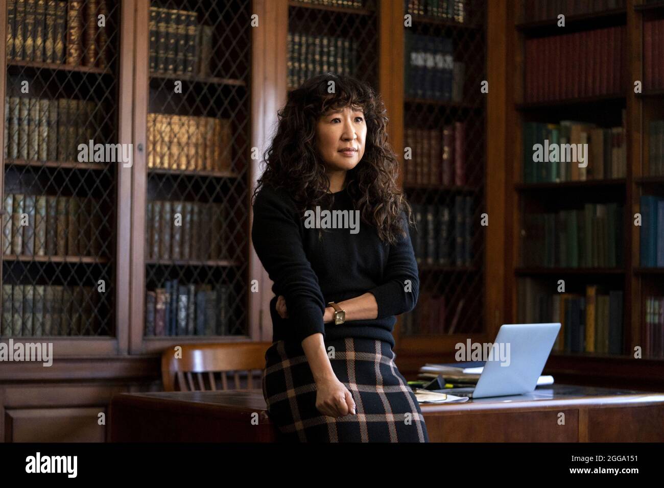 SANDRA OH in THE CHAIR (2021), directed by DANIEL GRAY LONGINO. Credit: NETFLIX / Album Stock ...