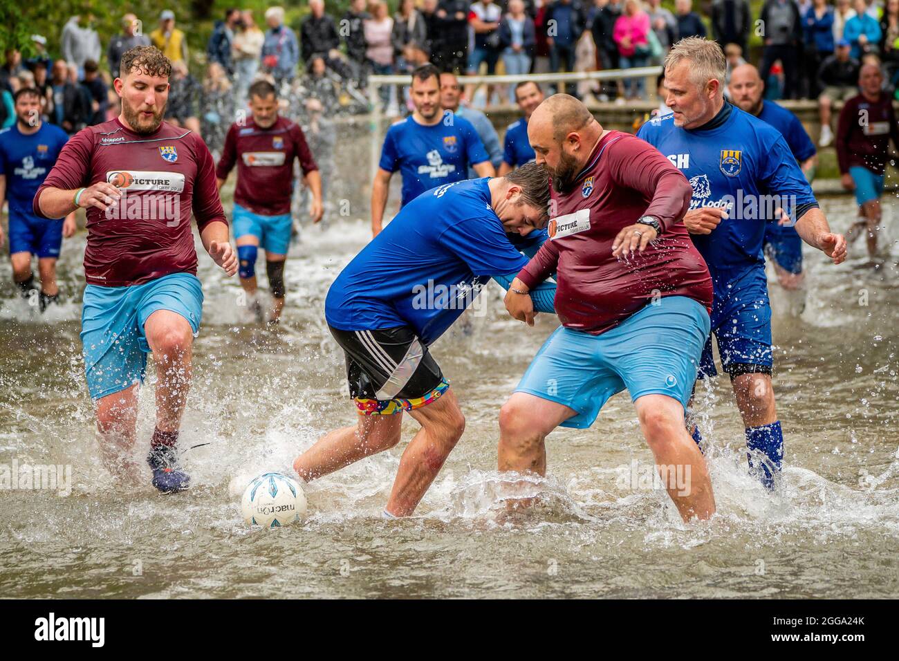 Footballers from Bourton Rovers create a splash as they fight for the ...